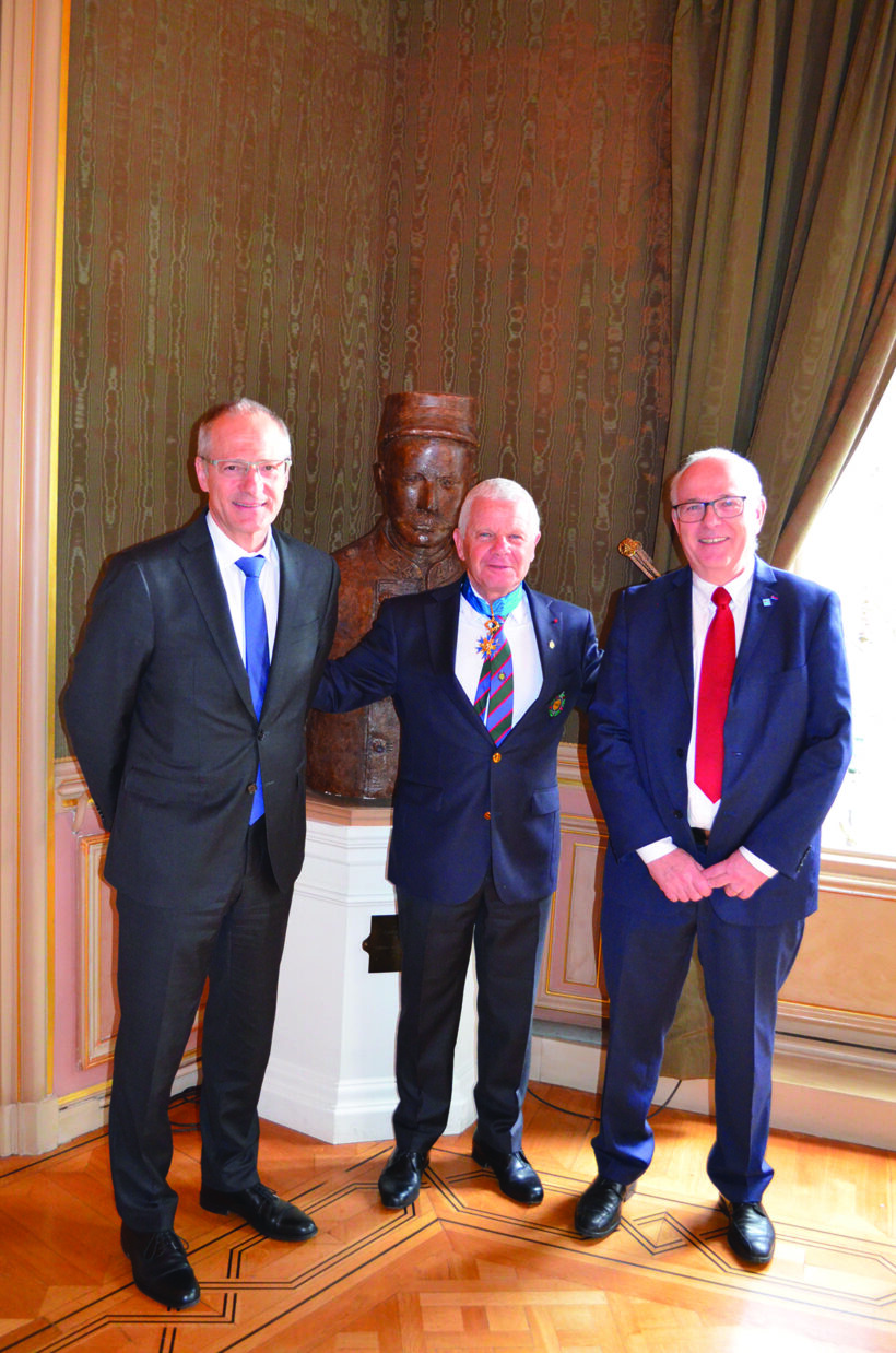 M. René Peter, promu commandeur de l’Ordre national du Mérite ...